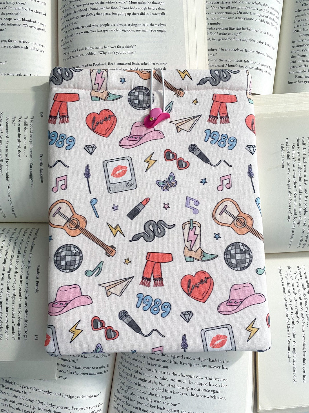 Savvy Book Collective – savvybookcollective